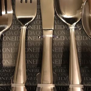 Oneida | Dining | Oneida 2 Piece Silverware Set Flatware Nwt | Poshmark